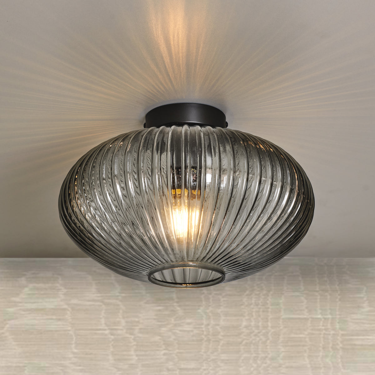 Plafondlamp Smoke Geribbeld Glas Rond – Designlamp – Living en More